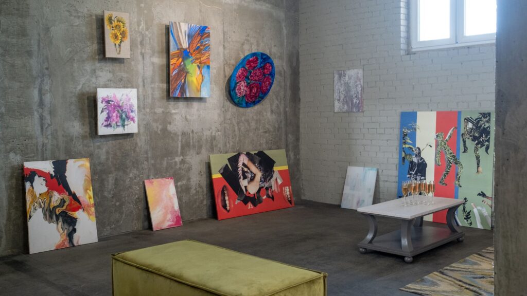 Five Reasons An Art Gallery Date Is A Brilliant Idea - Society Magazine